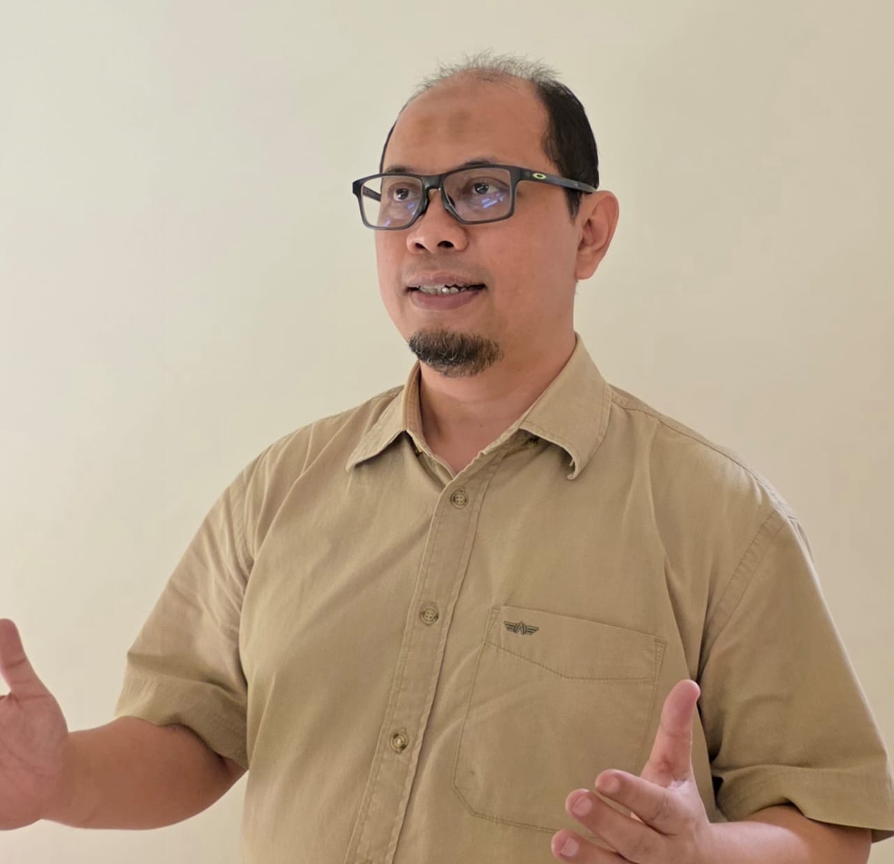 Buku Baru Ichwan Azwardi Soroti Potensi SHP dalam Keberlanjutan ...